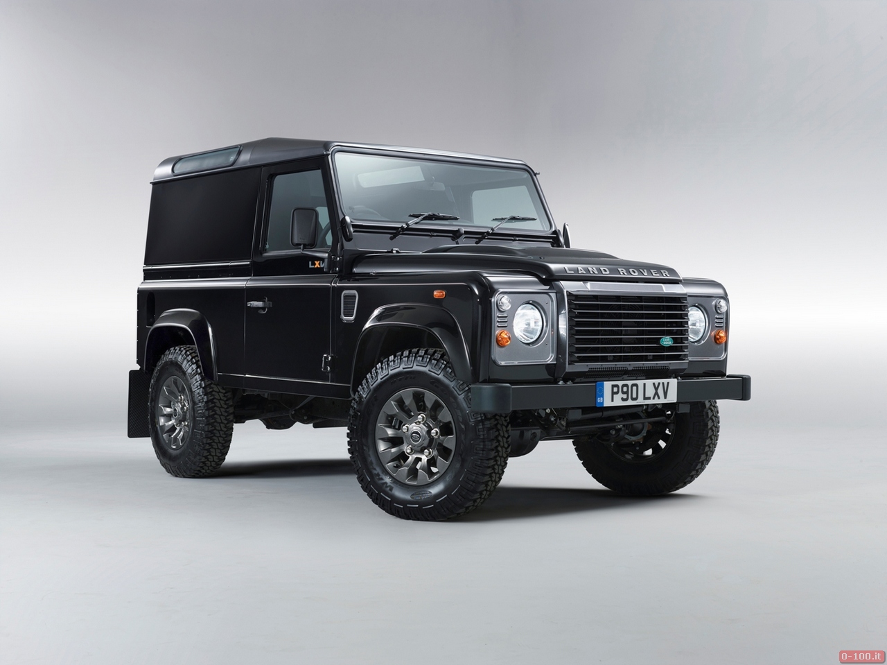 Land Rover Defender LXV Special Edition - 0-100.it